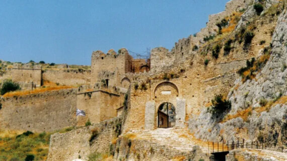 Corinto: una città tra mito e storia