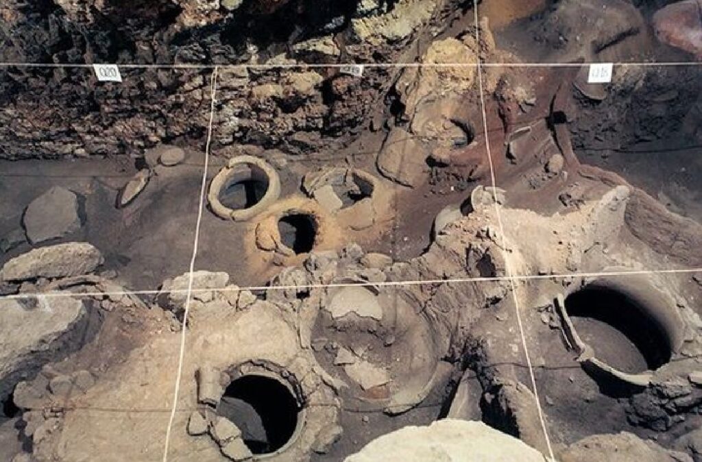 Le grotte Areni-1, tra l'antichissimo processo di vinificazione ed il ...