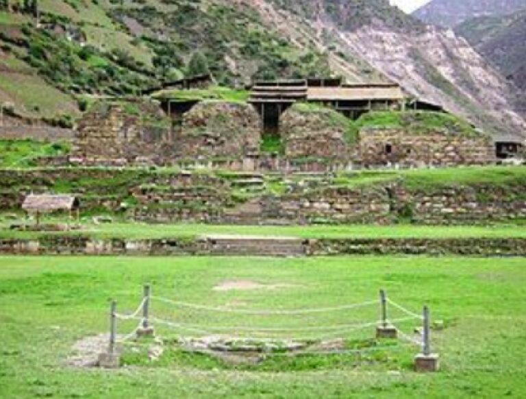 "Il passaggio del Condor" conduce ad un tempio pre-Inca di 3000 anni fa