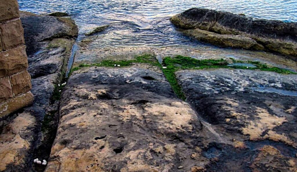 Indecifrabili e misteriosi: cosa sono i "Solchi di Carro" sull'isola di ...