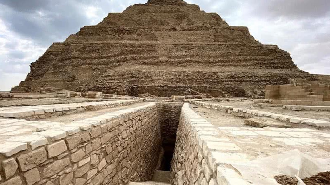La piramide di Djoser, sei gradoni verso l'aldilà