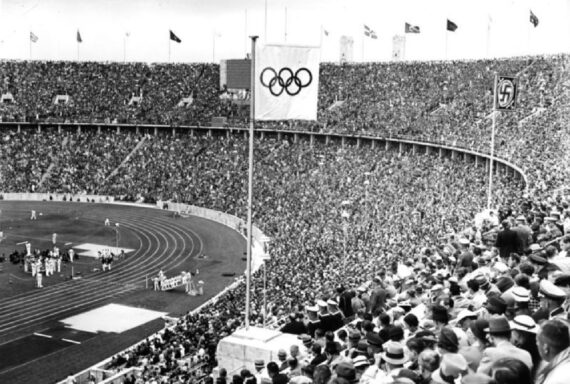 Foto del giorno: Jesse Owens, un simbolo della lotta contro il razzismo