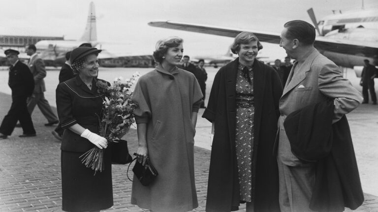 Foto del giorno: Lillian Disney, artista e moglie di Walt Disney