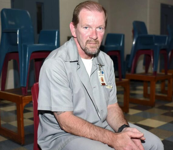 Foto del giorno: far straripare il Mississippi per tradire la moglie...